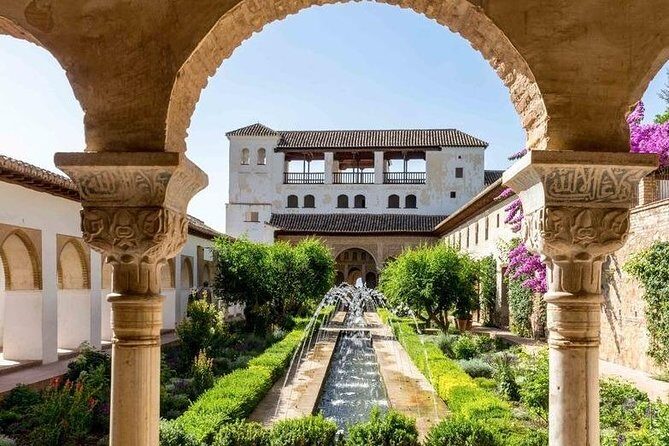 Alhambra and Generalife Skip-the-Line Ticket with Guide - What to Expect from the Tour