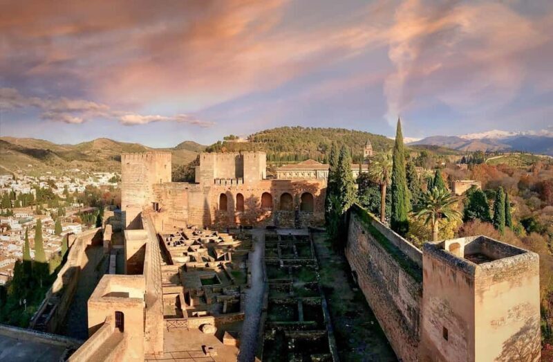 Alhambra: complete private tour with official tour guide and tickets - Unveiling the Alhambra: A Private Guided Tour Worth Visiting