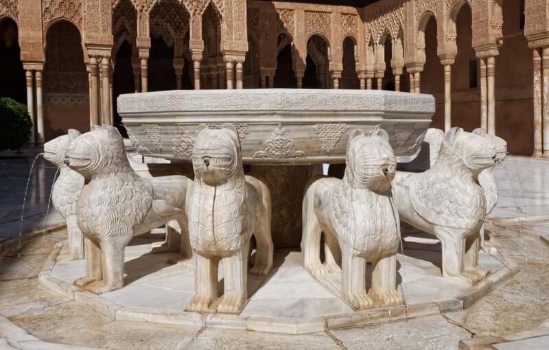 Alhambra: complete private tour with official tour guide and tickets - Key Points