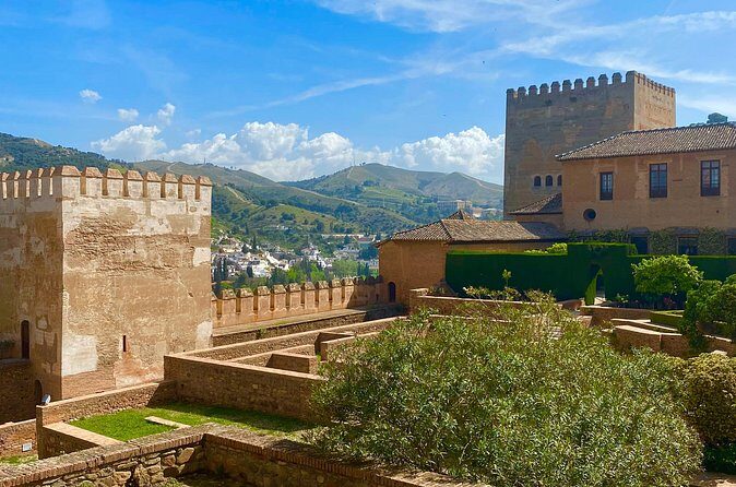 Alhambra Complex Guided Tour Options - Who Should Consider This Tour?
