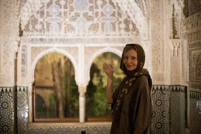 Alhambra Day or Night Private Tour - Exploring the Alhambra in Depth