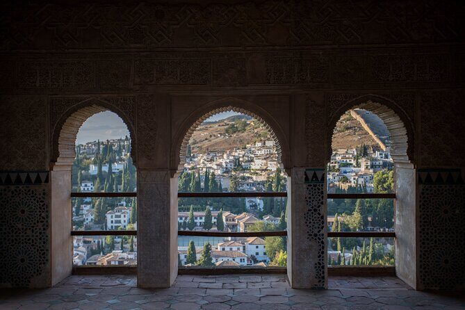 Alhambra Day or Night Private Tour - The Sum Up
