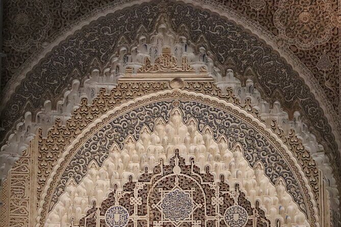 Alhambra Exclusive Tour with Tickets - Authentic Insights from Reviewers
