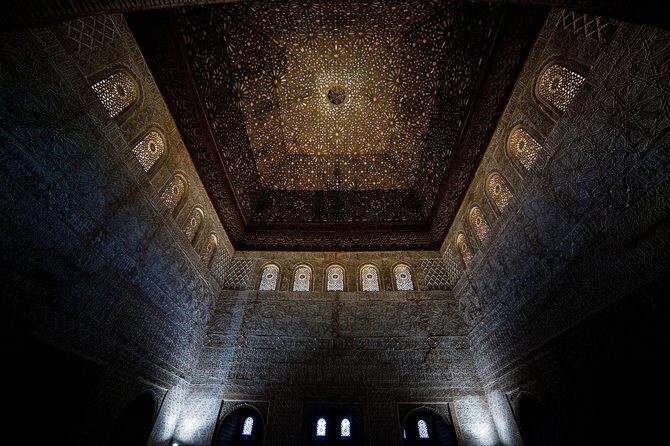 Alhambra & Generalife: Exclusive 3-Hour Private Tour with Tickets Included - Why Choose This Tour?