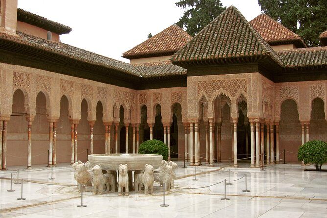 Alhambra & Generalife: Exclusive 3-Hour Private Tour with Tickets Included - Who Will Love This Tour?