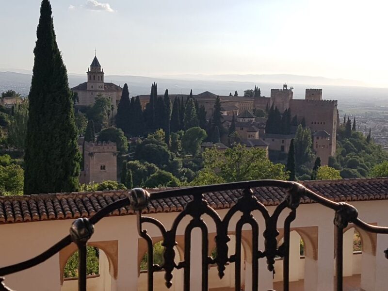 Alhambra: Generalife Gardens & Alcazaba Fast-Track Tour - Exploring the Alhambra in Depth
