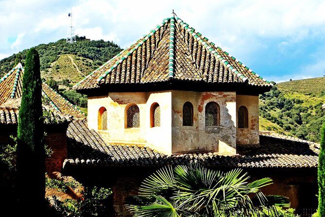 Alhambra & Generalife Skip the Line Premium Tour including Nasrid Palaces - Frequently Asked Questions