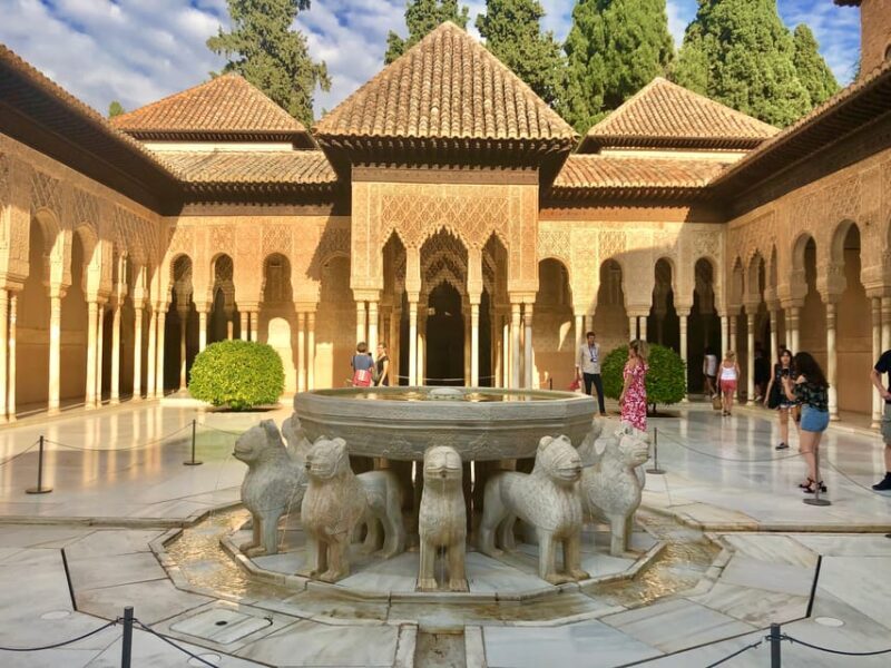 Alhambra: Guided Private Tour with Fast-Track Entry - Key Points