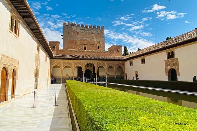 Alhambra Guided Tour from Malaga with Private Transportation - The Itinerary: What to Expect and Why It Matters