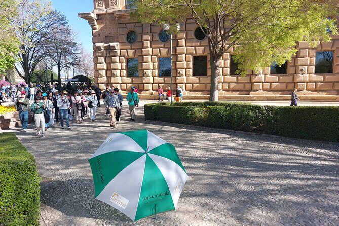 Alhambra Guided Tour, Nasrid Palaces and Generalife - Key Points