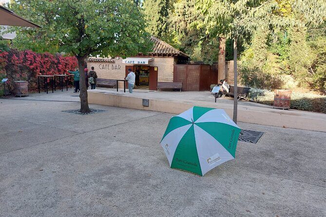 Alhambra Guided Tour, Nasrid Palaces and Generalife - FAQ