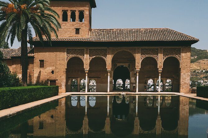 Alhambra in Granada Private Tour - The Experience in Detail: What to Expect