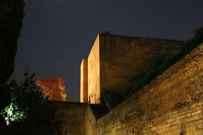 Alhambra Legend Tour - Group Size and Atmosphere