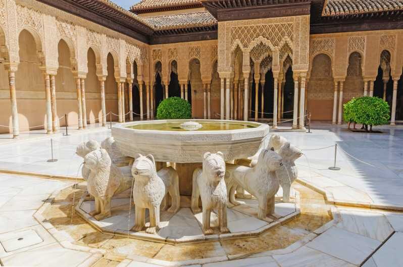 Alhambra & Nasrid Palace: Private Tour with Tickets - An In-Depth Look at the Tour Itinerary