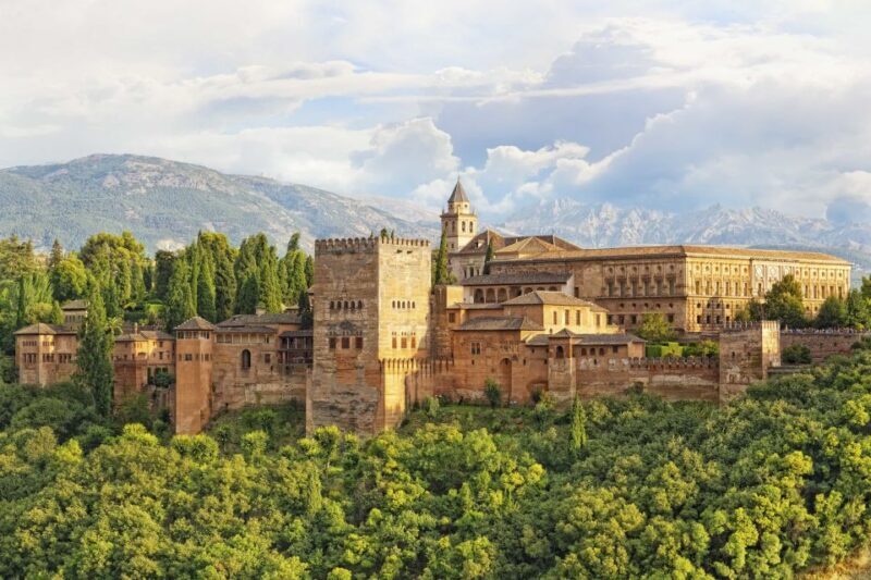 Alhambra, Nasrid Palaces and Albaicin Tour - FAQs