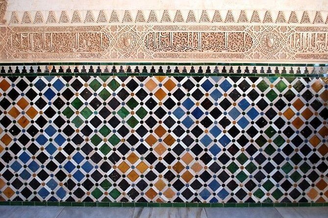 Alhambra, Nasrid Palaces and Generalife Private Tour from Malaga - Authentic Experiences & Insider Tips