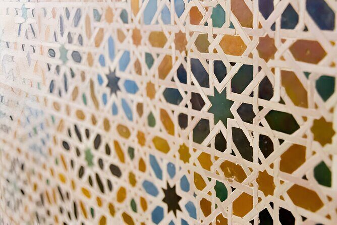 Alhambra, Nasrid Palaces & Generalife Reserved Access Tour - Key Points