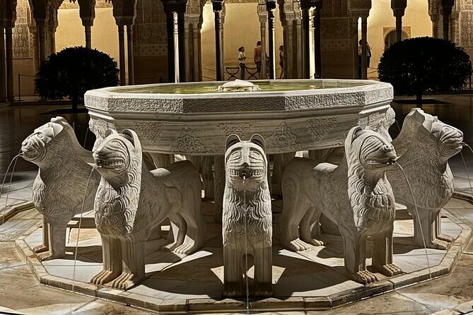 Alhambra Night Tour with tickets included Nasrid Palaces - Key Points