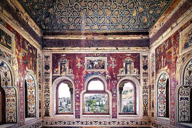 Alhambra Private Tour and Skip the Line Ticket and Official Guide - Who Would Love This Tour?