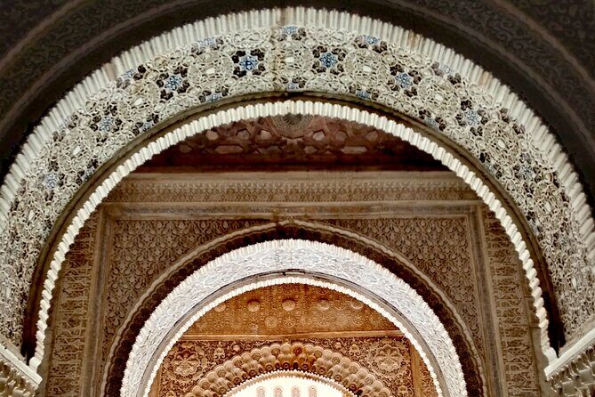 Alhambra Private Tour: Nasrid Palaces and Generalife - Who Is This Tour Best Suited For?