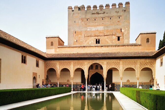 Alhambra Private Tour with Tickets to the Nasrid Palaces - Exploring the Alhambra Private Tour with Tickets to the Nasrid Palaces: A Detailed Review