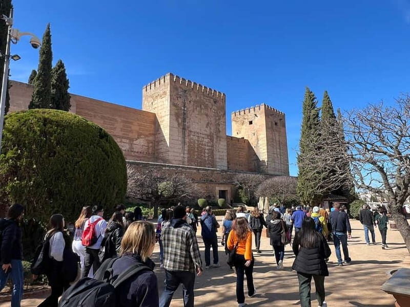Alhambra Surroundings: History, Architecture and Legends - The Value of the Experience