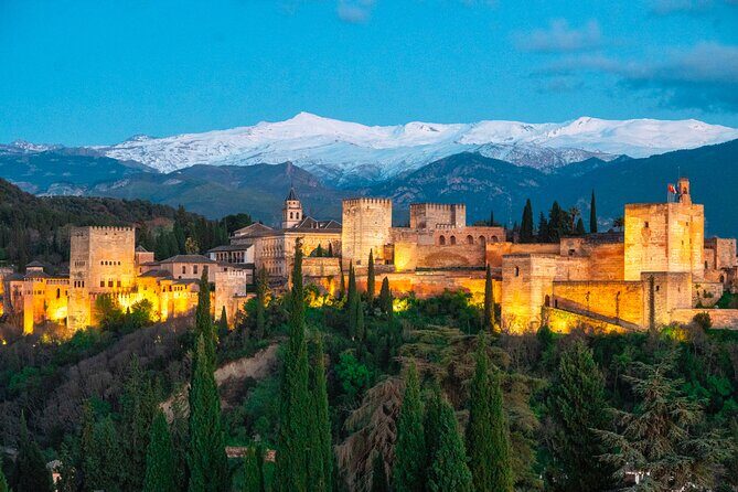 Alhambra tickets with Nasrid Palaces + Tourist Train - Key Points