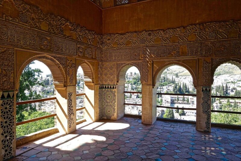 Alhambra's Gardens: Generalife, Partal, Alcazaba, & Carlos V - Who Should Book This Tour?