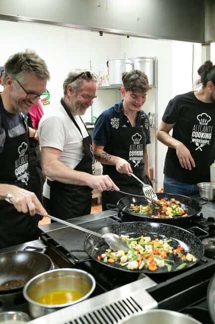 Alicante: Paella & Sangria Class with Tapas and Market Visit - FAQs