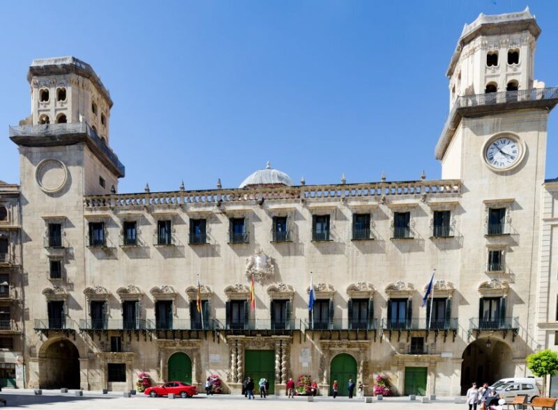 Alicante: Private Walking Tour with a Local - Guide Quality and Traveler Feedback