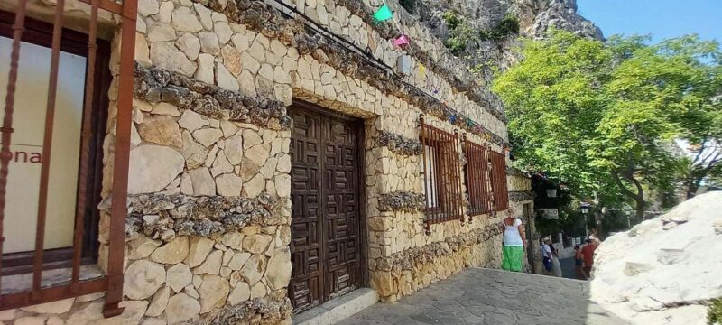 Alicante, Santa Pola, Benidorm: Castle & Village Guadalest - Who Should Consider This Tour?