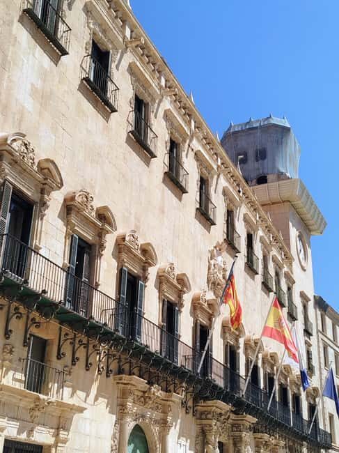 Alicante: Tour Centro Histórico a pie con guía local 2H - Why This Tour Offers Great Value