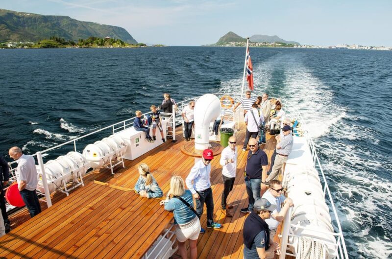 All About the Fjords, in one tour by boat & bus from Ålesund - All About the Fjords: A Scenic Boat & Bus Tour from Ålesund