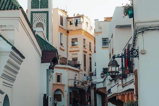 All-Inclusive Luxury Day Trip from Tarifa to Tangier - Savoring Local Flavors: Place du Grand 9 Avril 1947