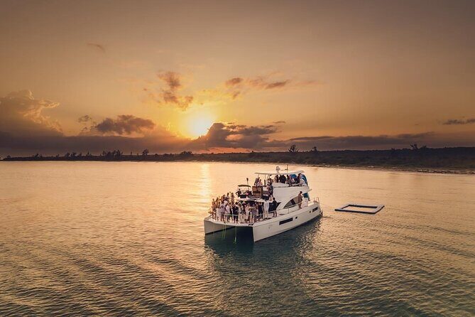 All Inclusive Tulum Party DJ Evening Beat in 51' Leopard PowerCat - FAQ