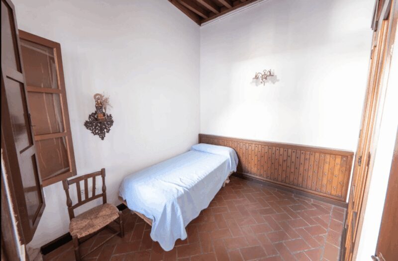 Almeria: Convent of the Puras Skip-the-Line Entry Ticket - The Peaceful Atmosphere and Its Benefits