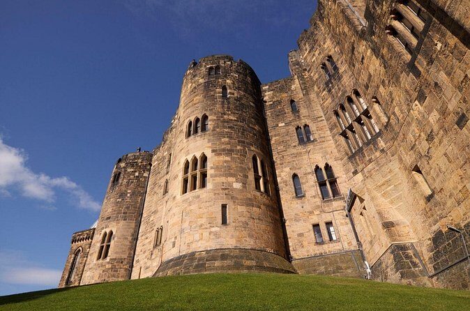Alnwick Castle and Rosslyn Chapel Day Tour from Edinburgh - FAQ