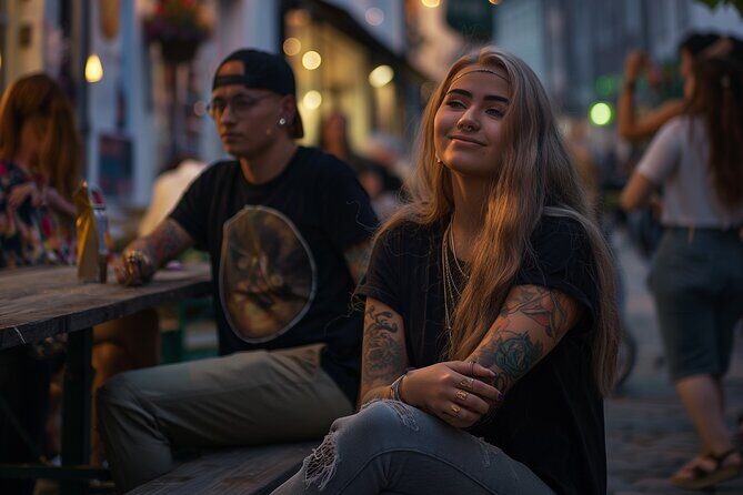 Alternative bar tour with dinner in the art district - Who Is This Tour Best For?