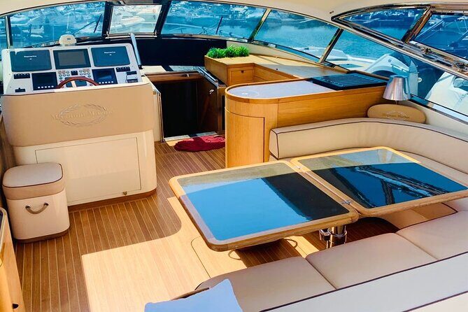 Amalfi Coast Private Yacht Cruise: Explore Positano and Amalfi! - Comfort and Convenience Onboard