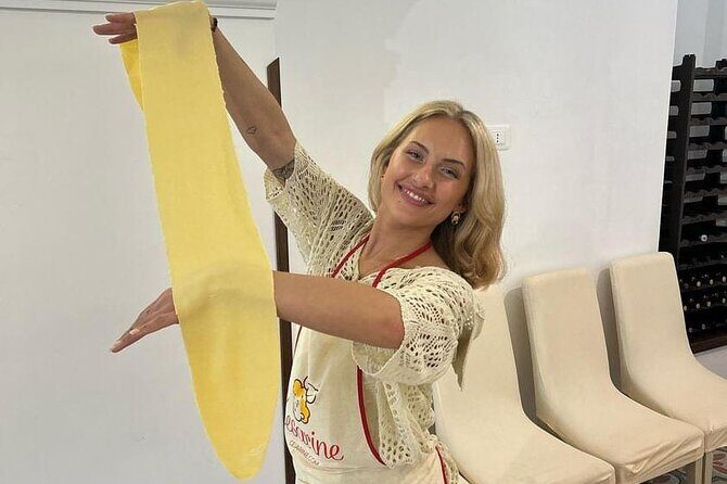 Amalfi: lezione di cucina su pasta, mozzarella e tiramisù - Key Points