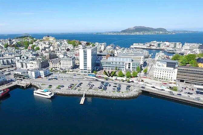 Amazing city walk in Ålesund - Exploring Ålesund on Foot: A Detailed Guide