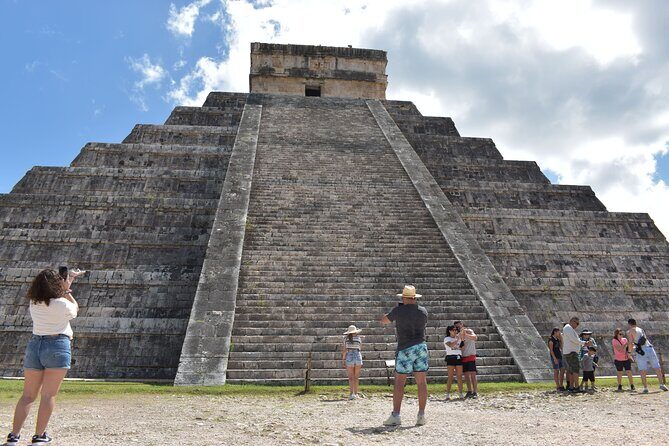 Amazing tour to Chichen Itza and 2 Cenotes (Ik Kil and Suytun) - Key Points