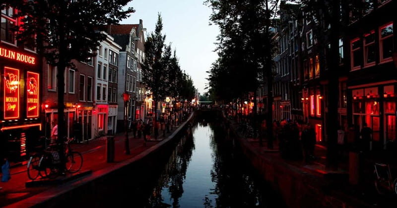 Amsterdam: 1,5-Hour Red Light District Tour - An Honest Look at the 1.5-Hour Red Light District Tour