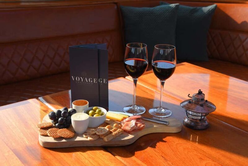 Amsterdam: 2-Hour Luxury Canal Cruise with Snacks & Drinks - Who This Tour Is Perfect For