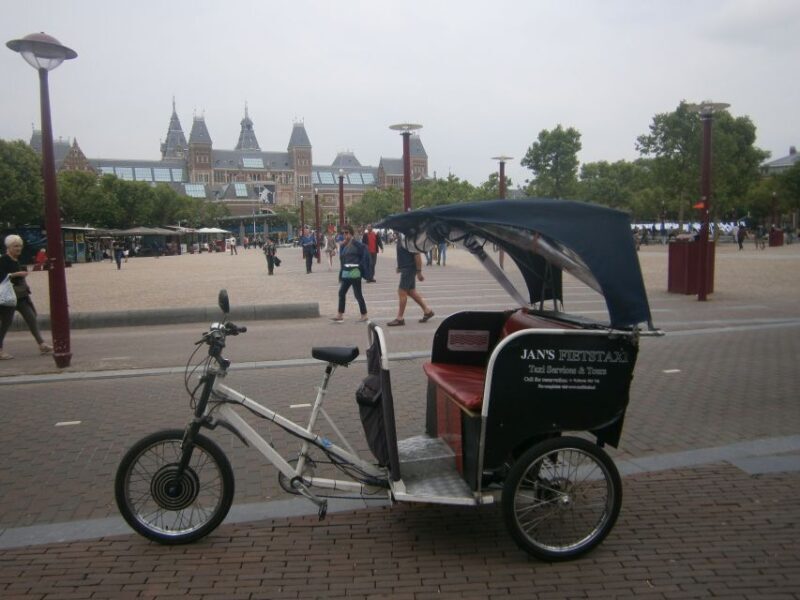 Amsterdam: 2-Hour Sightseeing Tour by Rickshaw - Who Is This Tour Best For?