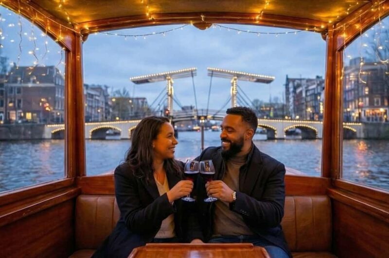 Amsterdam: 90 min Cruise with Local Guide & Unlimited Drinks - The Value for Money