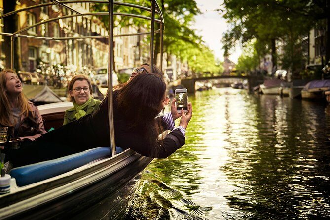 Amsterdam 90-min Private Canal Cruise with Live Guide and Drinks - Key Points
