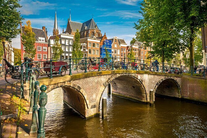 Amsterdam Airport (AMS) Transfer to Amsterdam/Rotterdam/Keukenhof - What to Expect from This Airport Transfer Service