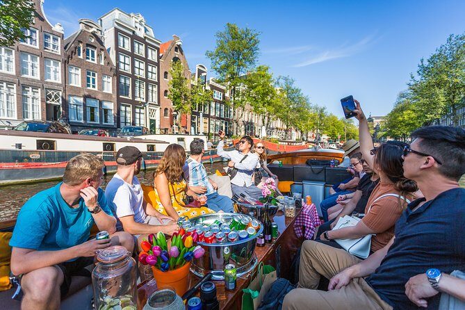 Amsterdam All-Inclusive 90-Minutes Heated Cruise by Captain Jack - What Sets This Tour Apart?