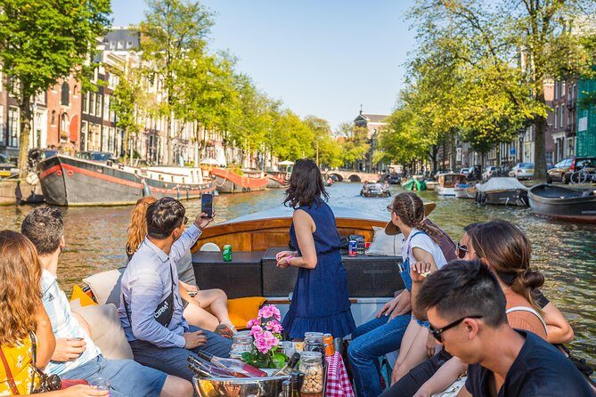 Amsterdam All-Inclusive 90-Minutes Heated Cruise by Captain Jack - Who Would Love This Tour?